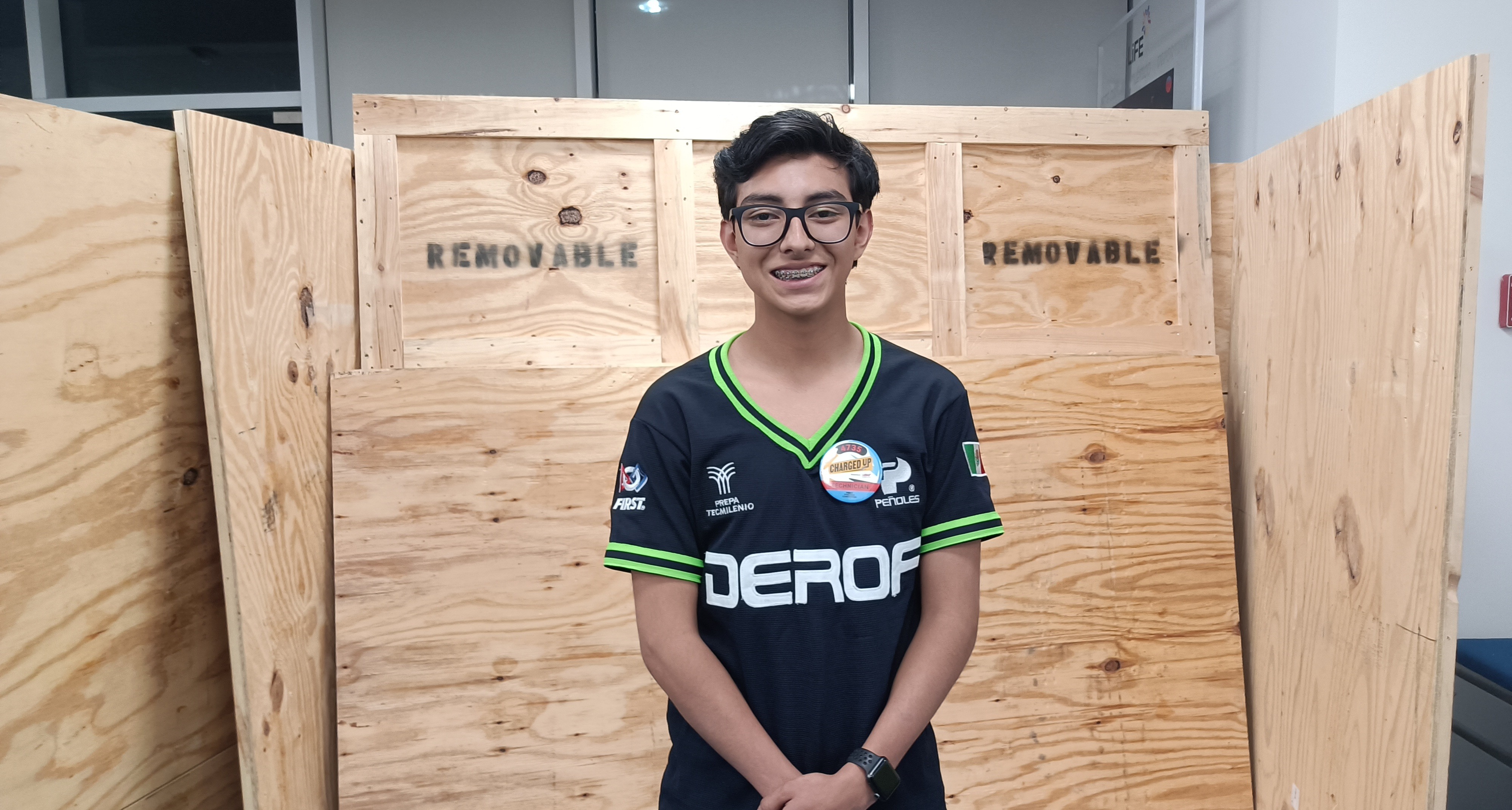 Emmanuel Pérez, orgullo halcón transformando el mundo de la ciencia